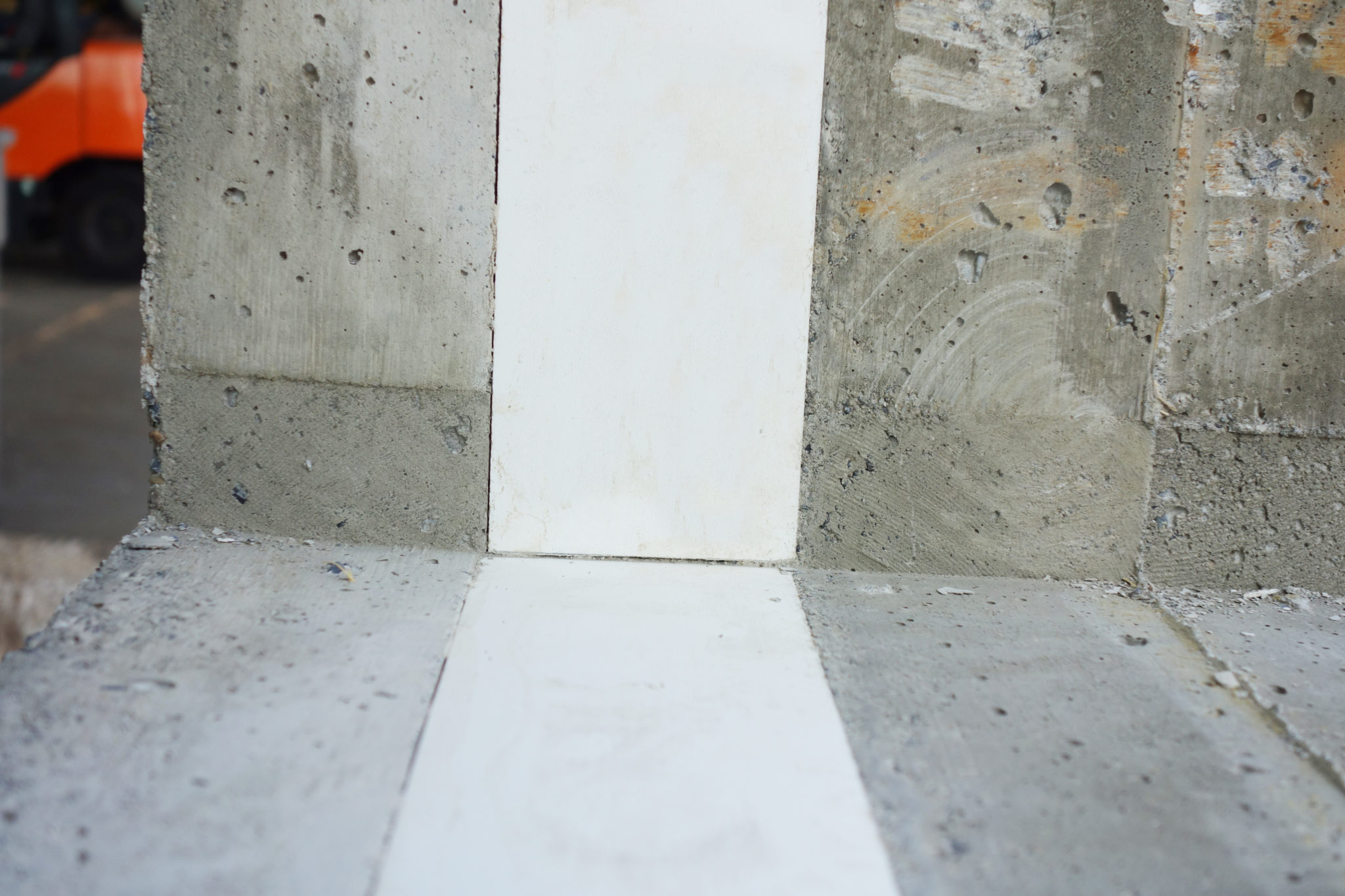 TigerLoc™ attachment embed for concrete buildings