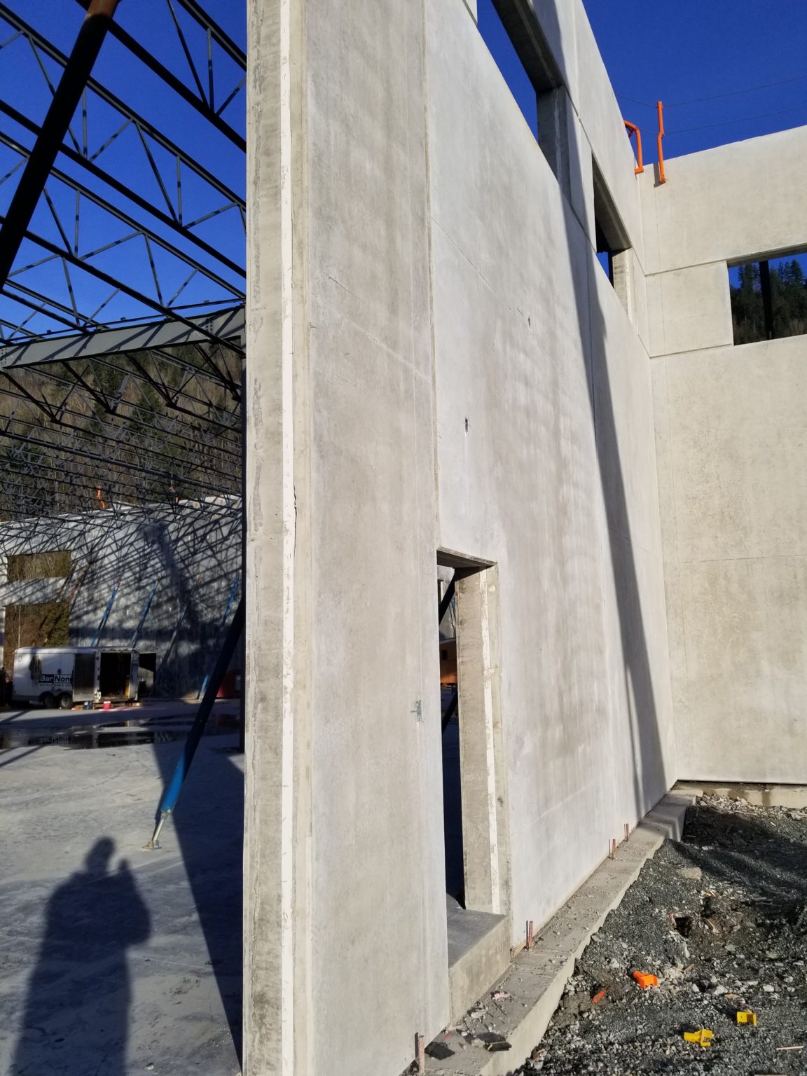 TigerLoc™ attachment embed for concrete buildings